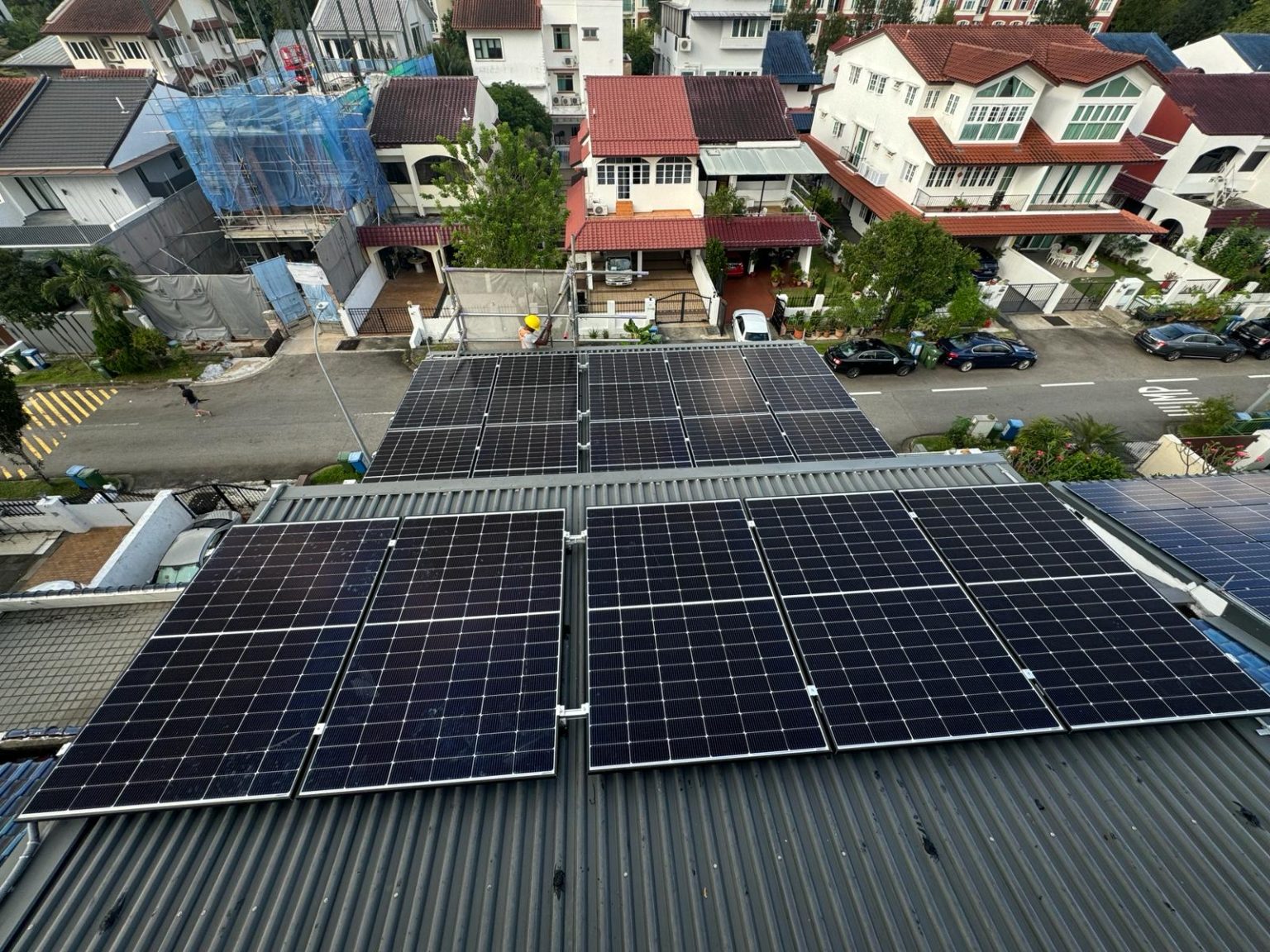 Easy Solar Solutions with FOMO Energy's Expert Services